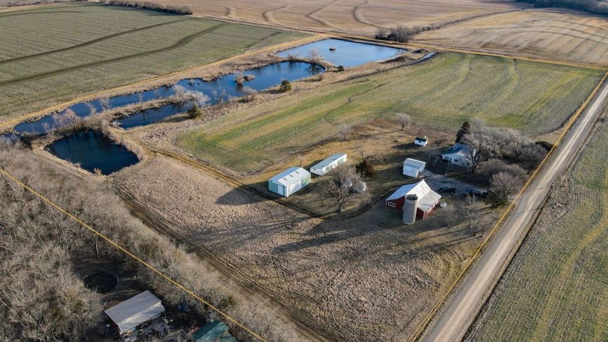Rural Farmhouse with Shops, Hunting, and Fishing | Whitetail Properties