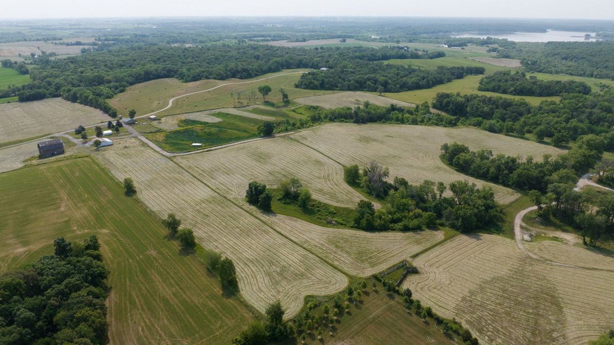 Premier And Private Acreage Between Cedar Rapids And Iowa City | Whitetail Properties