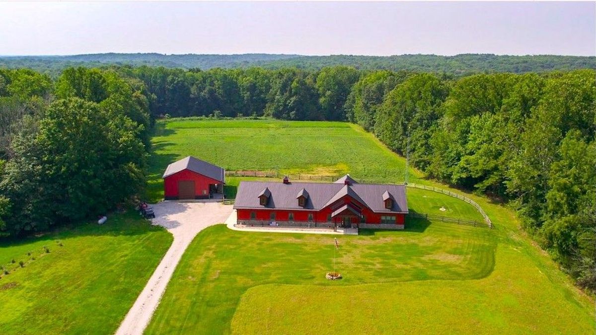 A Nature Lover And Hunter's Paradise With Custom-Built Country Home ...