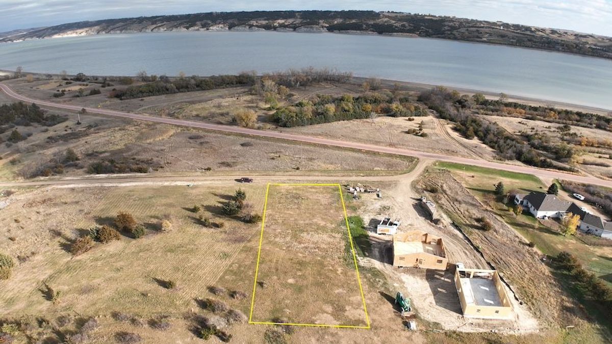 0.83-Acre Lot In Oacoma, SD Near Lake Francis Case | Whitetail Properties