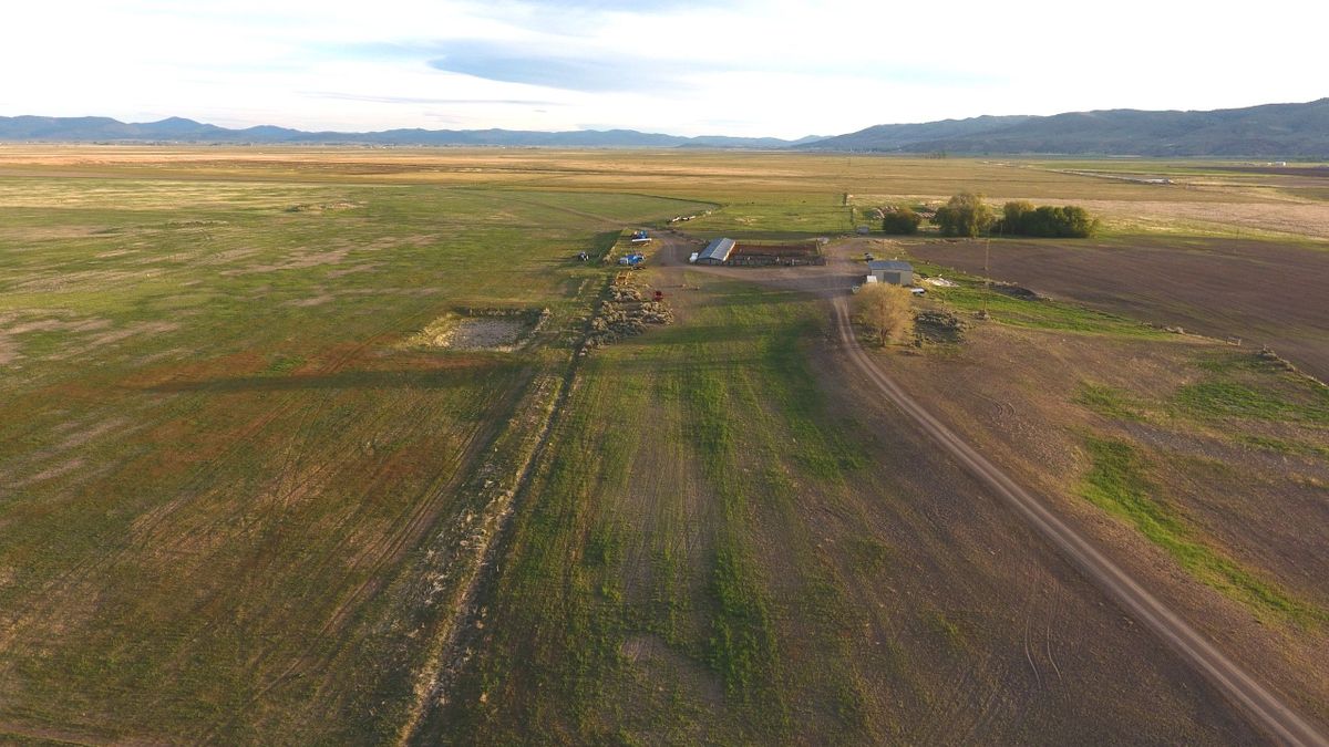 Southern Oregon Pasture Ranch With Flood Irrigated Pastures | Whitetail ...