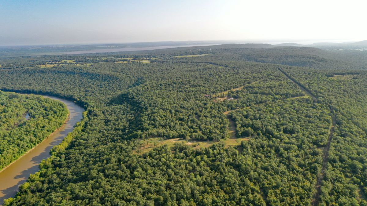 Deep Fork Hunting & Fishing Honey Hole | Whitetail Properties