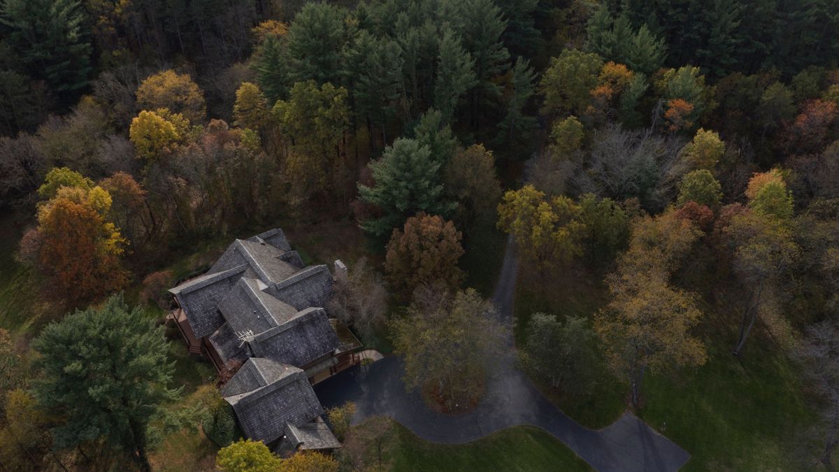 Custom Log Home And Outbuildings Bordering Lost Nation Golf Course ...