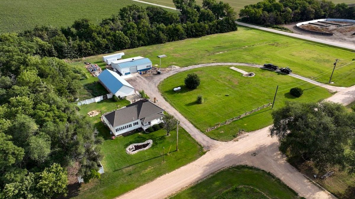 4.97 Acres With Home, Garage And Shop In Mitchell Co, KS | Whitetail ...