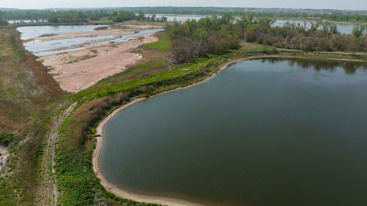Secluded Sandpit Lake On The Platte River | Whitetail Properties