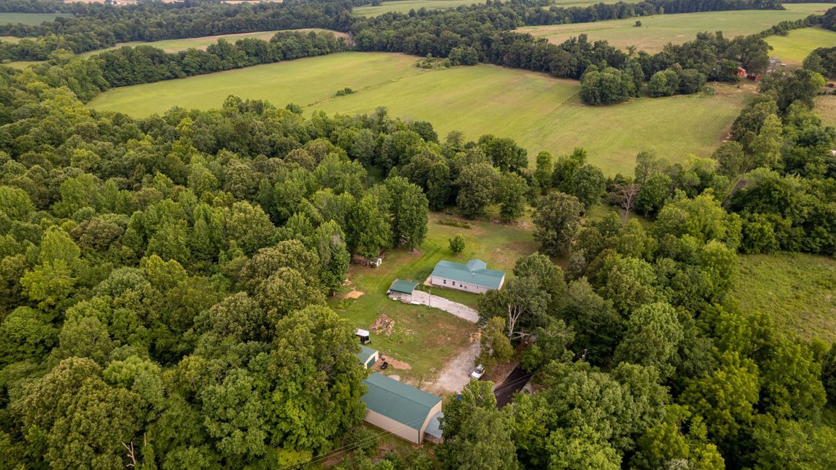 Rural Hunting And Livestock Tract With Home And Outbuildings ...