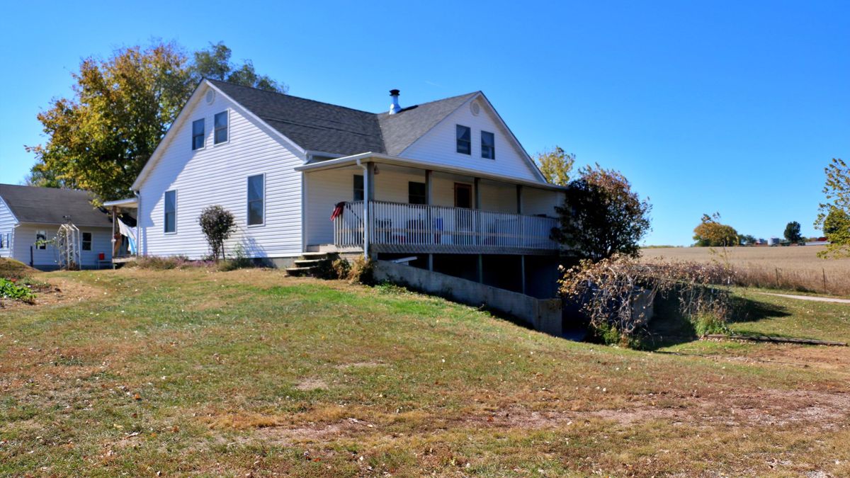 Off-Grid Home And Acreage With Hobby Farm Potential | Whitetail Properties