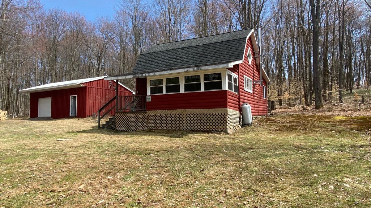 Hunting Paradise With A Gorgeous Camp And Outbuildings | Whitetail ...