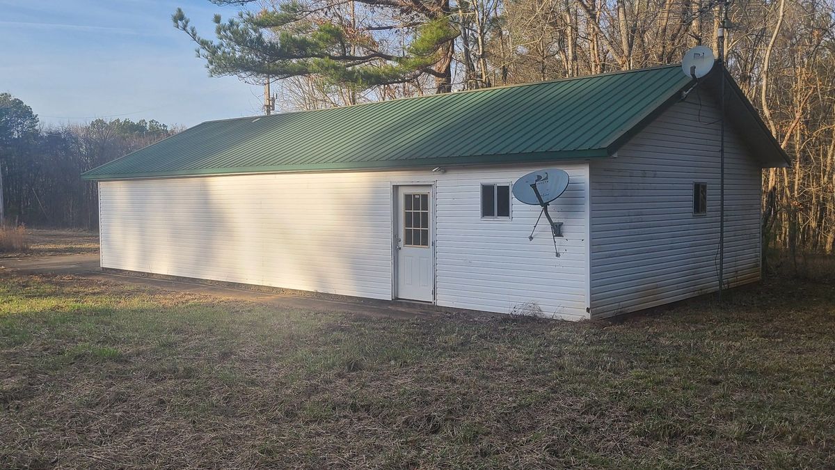 Secluded Hunting Camp With Living Quarters | Whitetail Properties