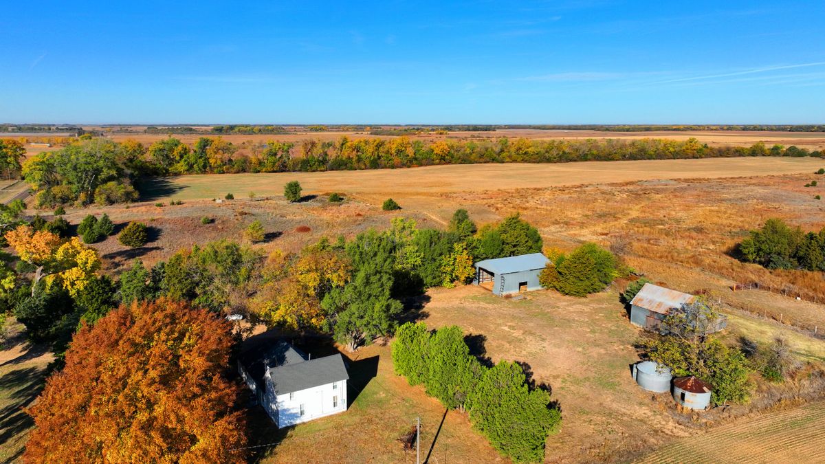 Country Home With Hunting And Cropland Near The North Fork Ninnescah ...