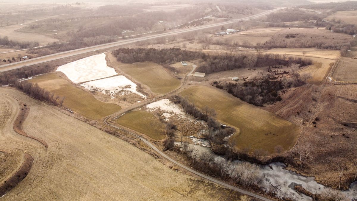 Loess Hills Home And Shop Close To Council Bluffs | Whitetail Properties