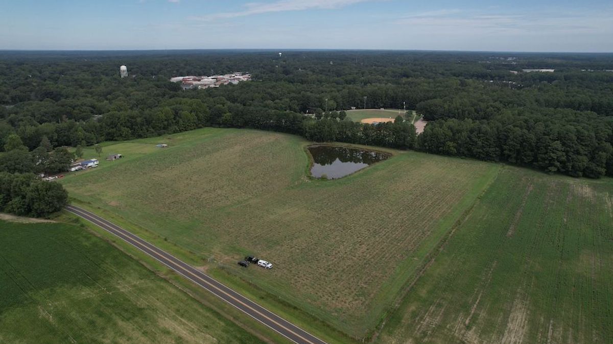Just Outside City Limits With Pond And Nearby Utilities | Whitetail ...