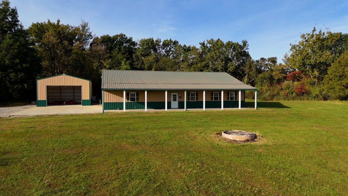 Turnkey Hunting Farm With Barndominium In Saline County, Illinois ...