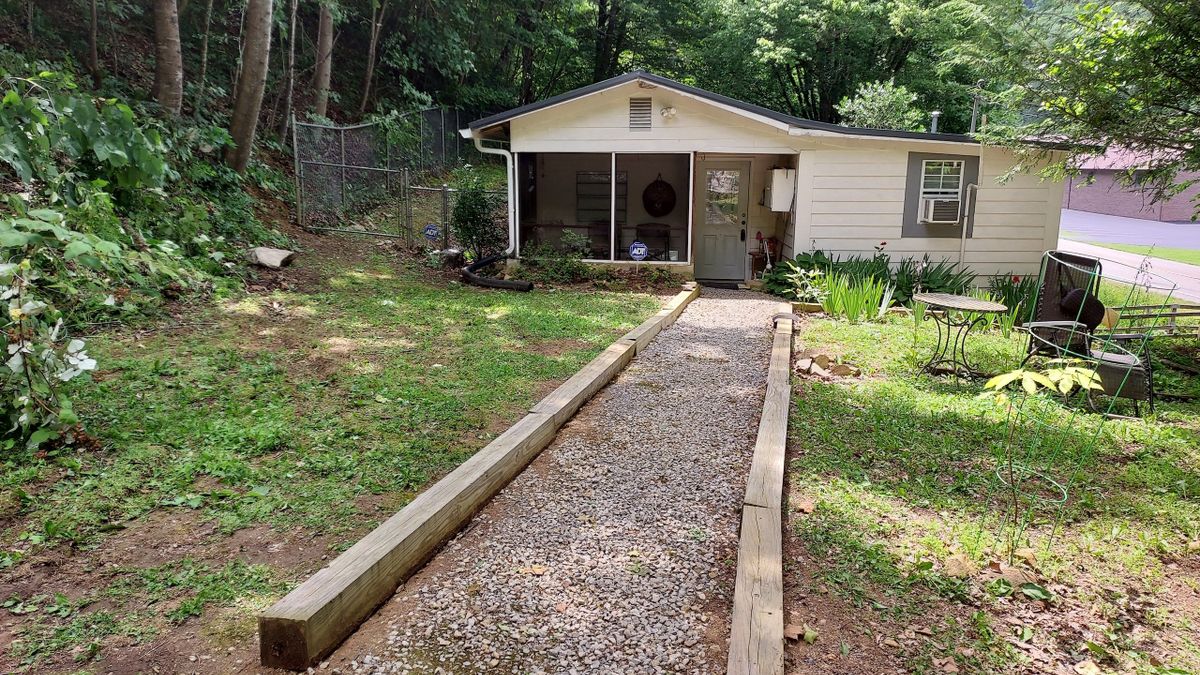Cozy Cottage With Acreage, Hunting And Timber | Whitetail Properties