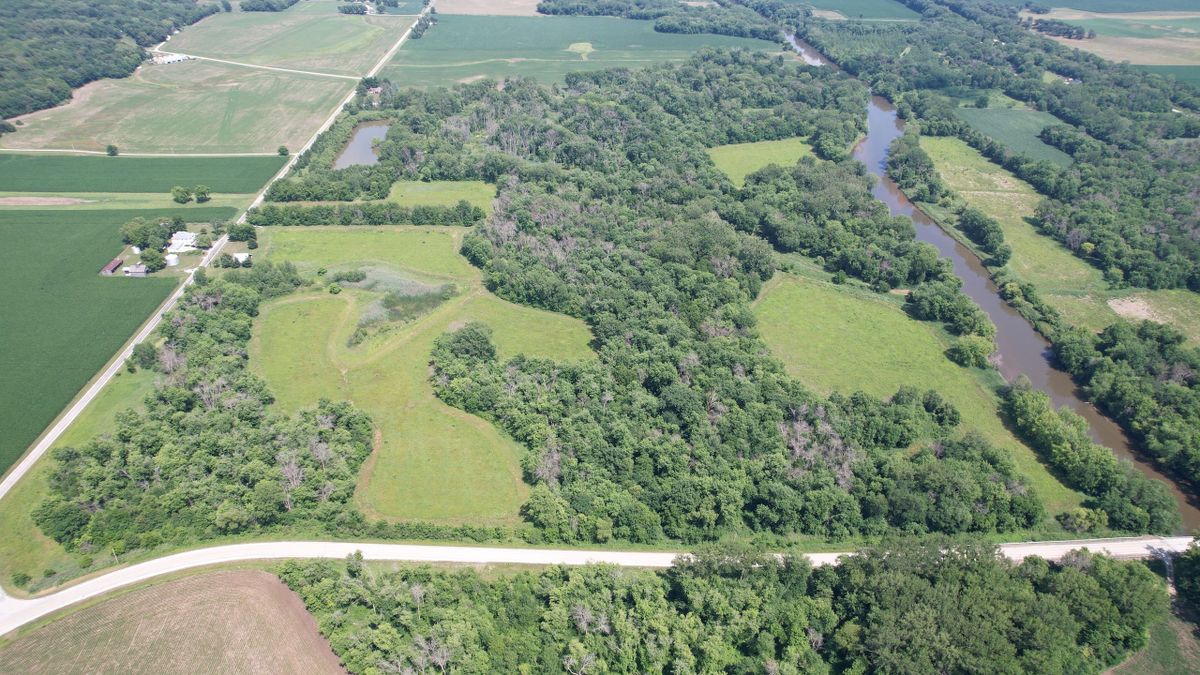 Recreational And Hunting Farm With CRP Along The Green River ...