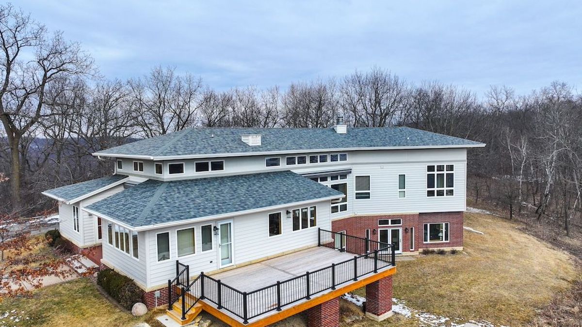 Mississippi River View Estate | Whitetail Properties