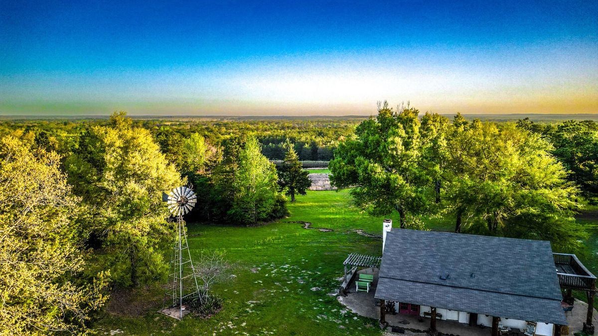 Chimney Ridge Ranch | Whitetail Properties