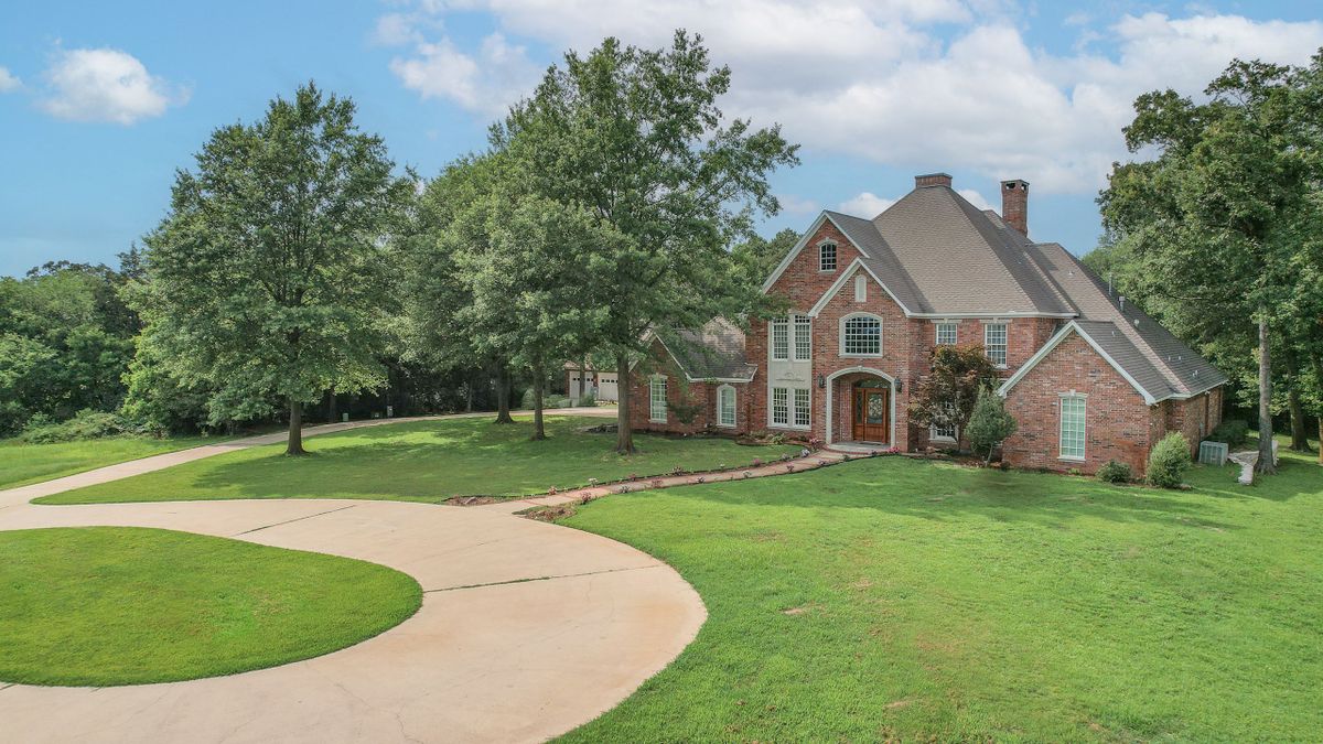 East Texas Cattle Ranch At Its Finest. | Whitetail Properties