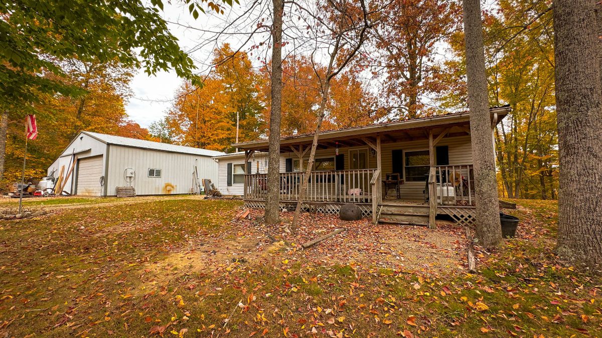 Small Country Home On Acreage With Great Views | Whitetail Properties