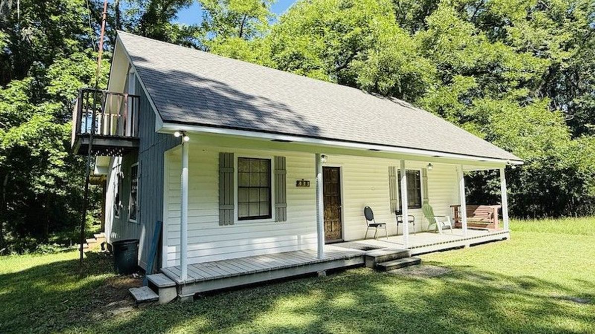 Hunter's Retreat With Timber Investment | Whitetail Properties