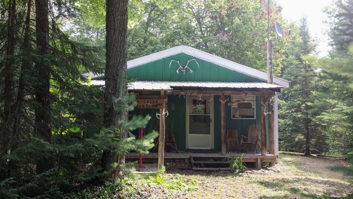 Legacy Cabin In UP's Northwoods | Whitetail Properties