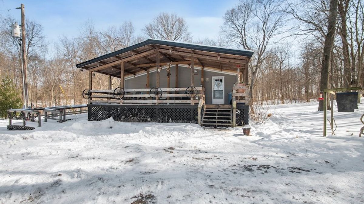 Secluded Home On Acreage With Garage, Deer Blinds, And Great Hunting In ...