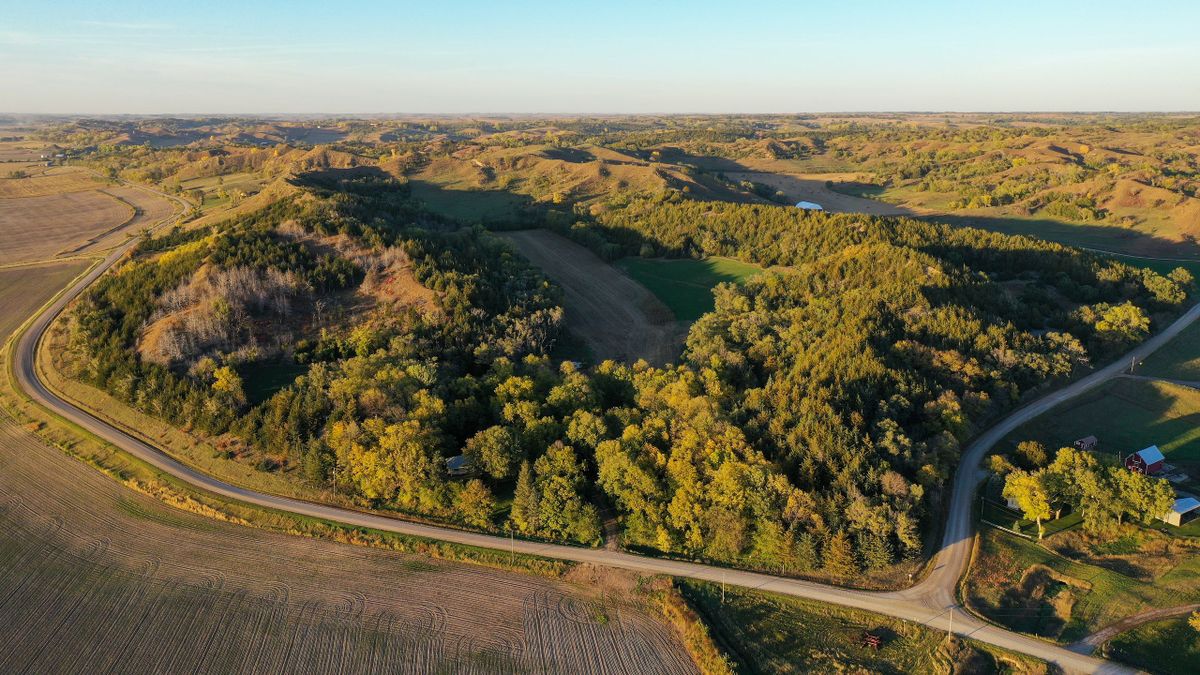 Affordable Loess Hills Combination Hunting Farm | Whitetail Properties