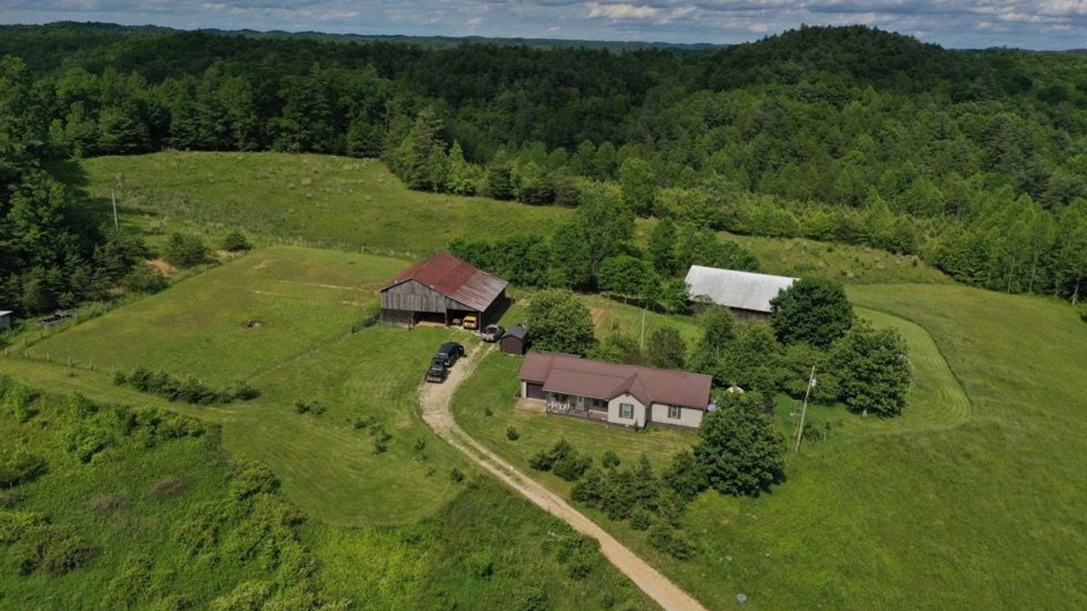 Waterfall Homestead Farm with Gorgeous Rock Features | Whitetail Properties