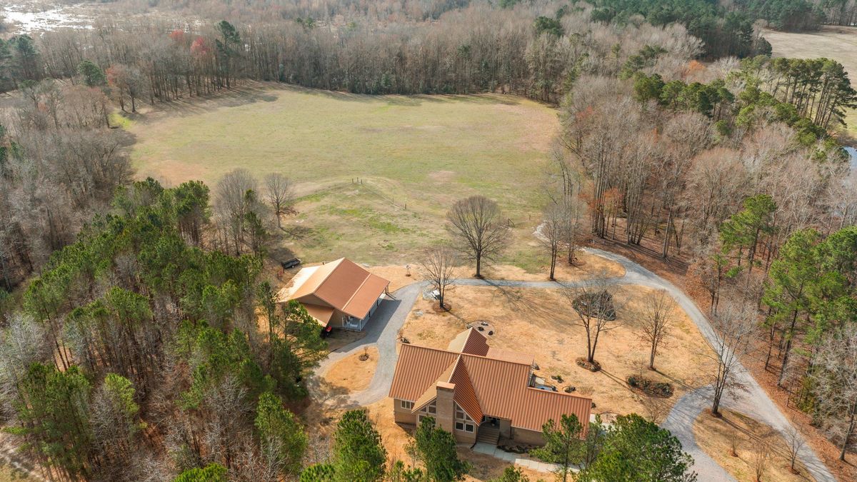 The Modern Farmhouse With Acreage | Whitetail Properties