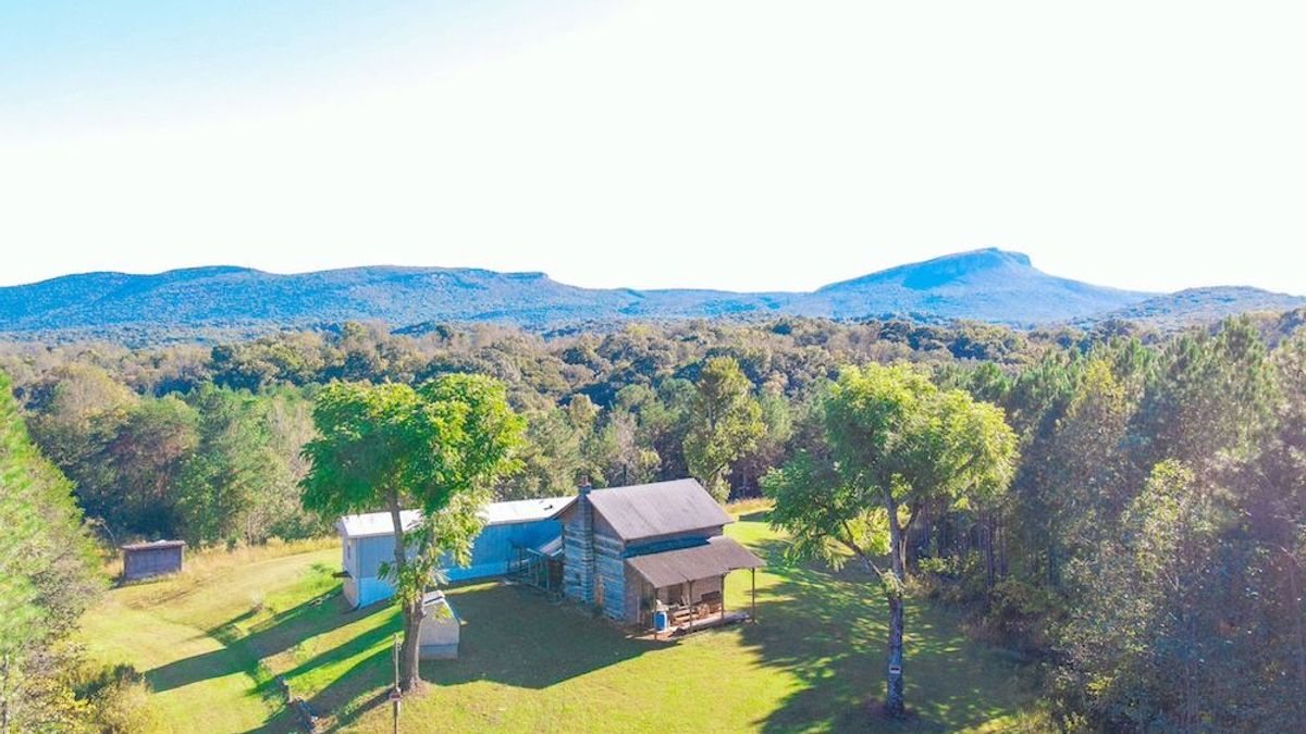 Private Homestead With Breathtaking Mountain Views | Whitetail Properties