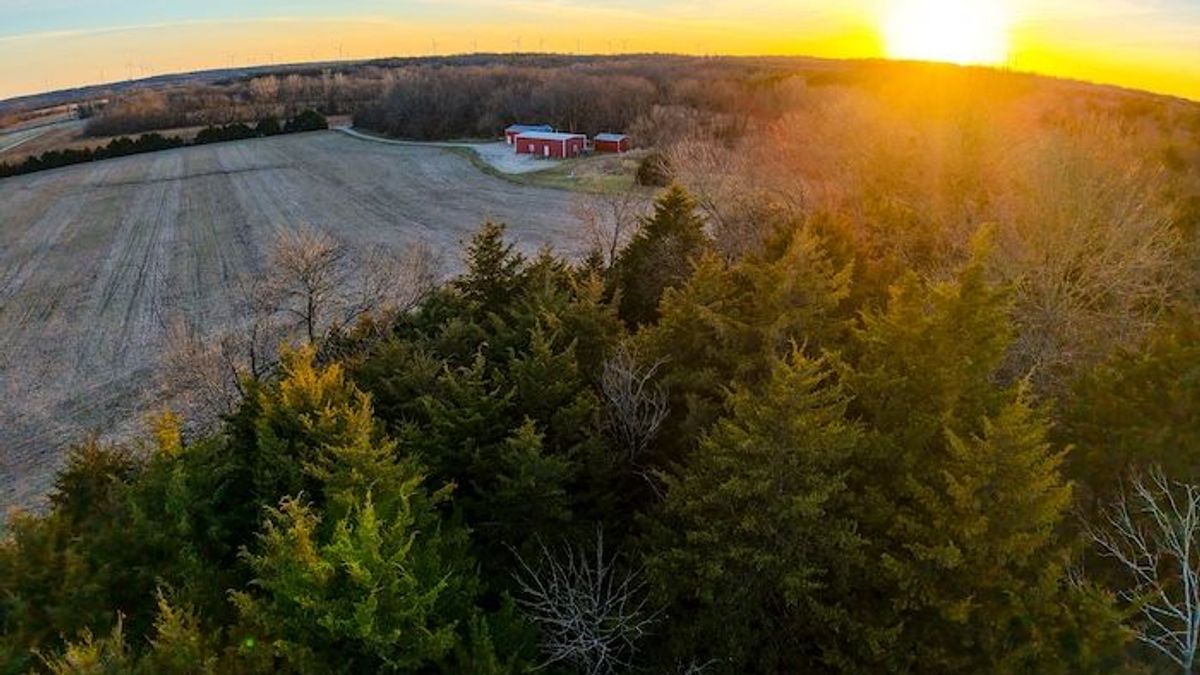 Bourbon County Sanctuary And Lodge | Whitetail Properties