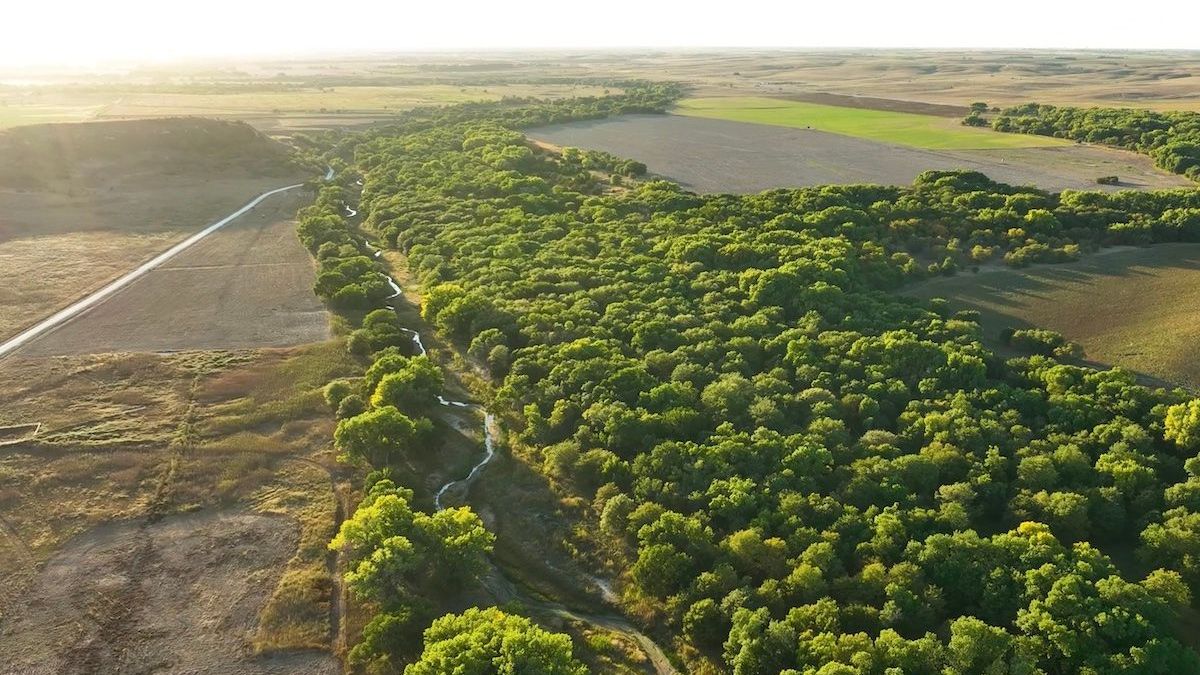 Crooked River Ranch On The Saline River | Whitetail Properties