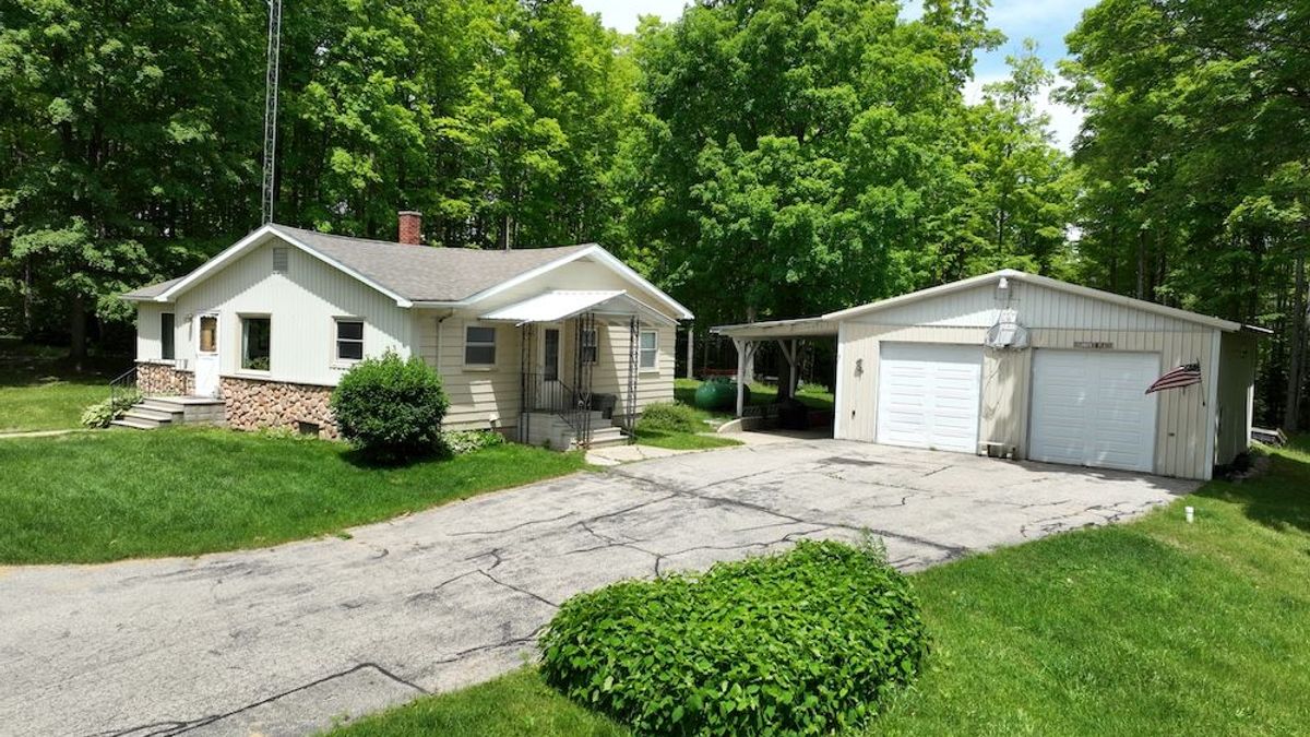 A Former Homestead Is Now A Great Hunting And Vacation Property ...