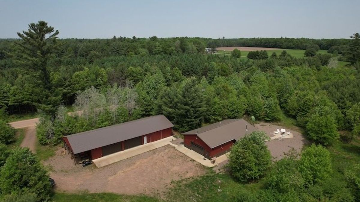 Turn-Key Hunting Camp - A True Outdoor Retreat | Whitetail Properties