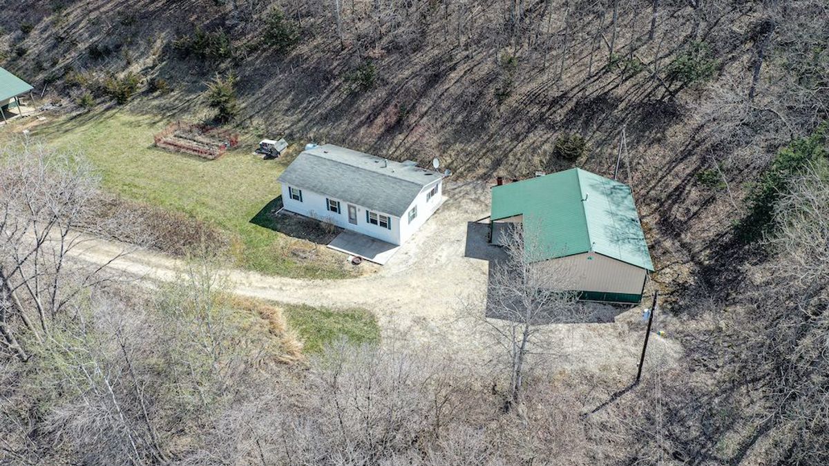 Primo Hunting Property With Home And Buildings | Whitetail Properties