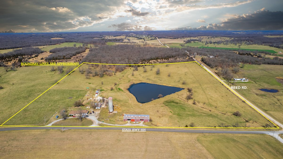 Well-Fenced Productive Pasture Tract, Home And Lake | Whitetail Properties