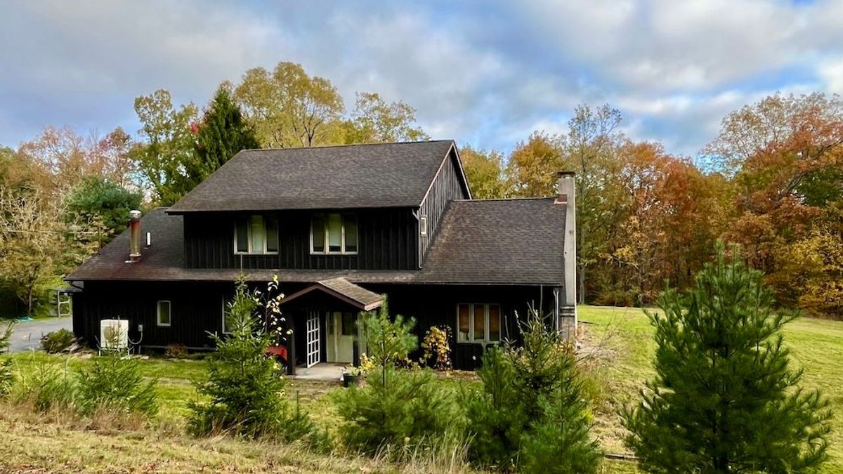 Colonial Country Home In A Tranquil Setting With Plenty Of Land To ...