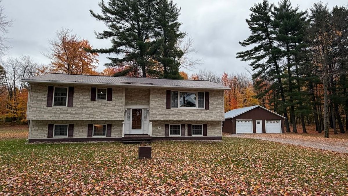 Highgate Home With Detached 2-Car Garage On 2.51± Acres | Whitetail ...