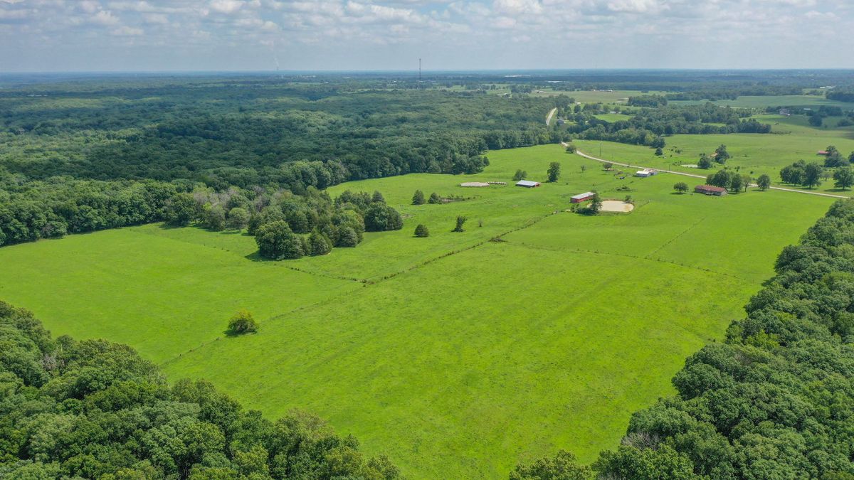 Ideally Located Pasture Farm Near Fulton And Columbia | Whitetail ...