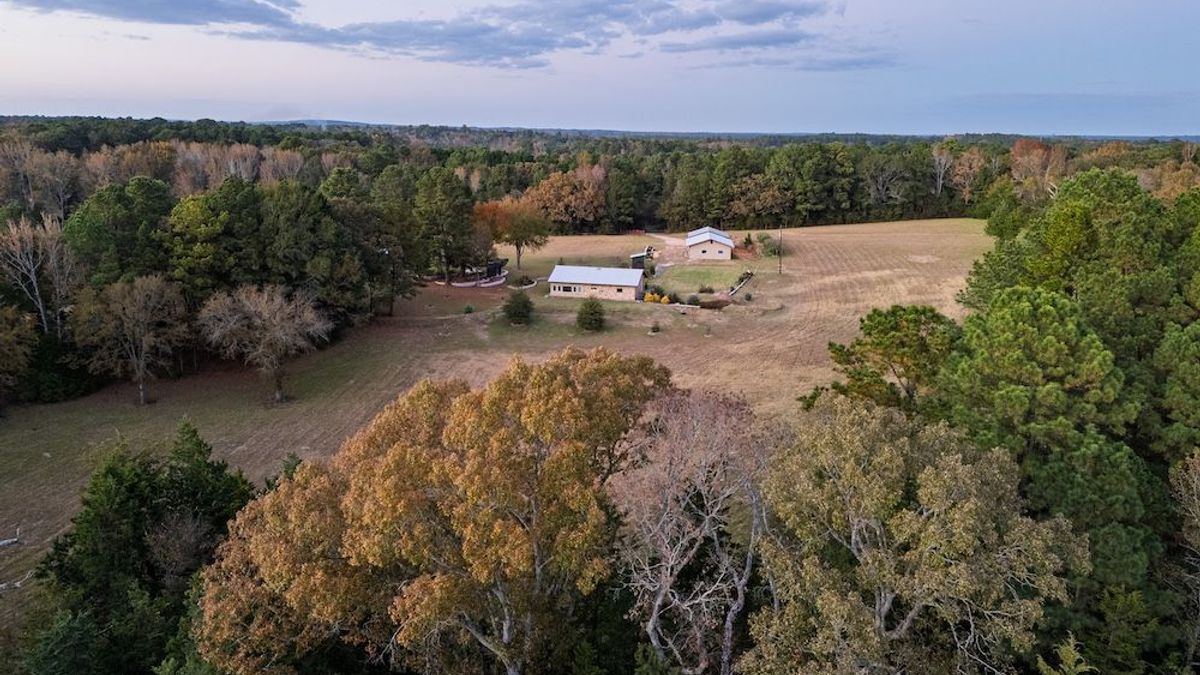 Bear Creek Ranch - A Hunter's Retreat With Home And Shop | Whitetail ...
