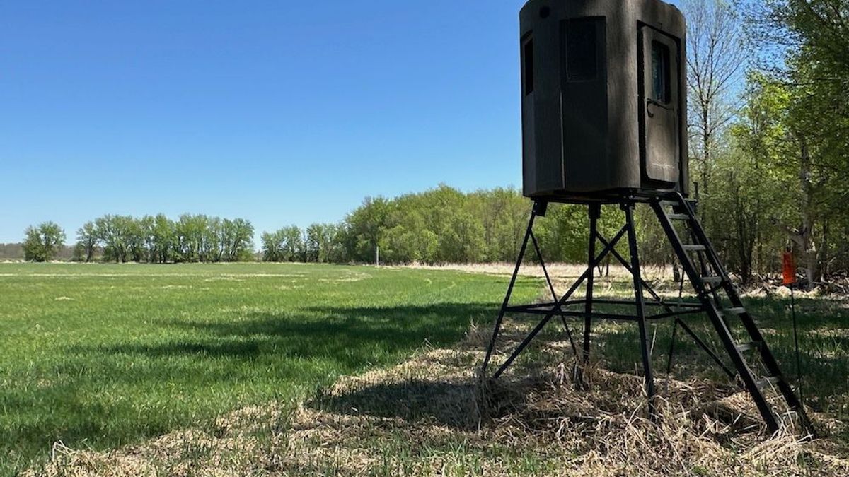 Hunting And Farmland On The Mississippi River | Whitetail Properties