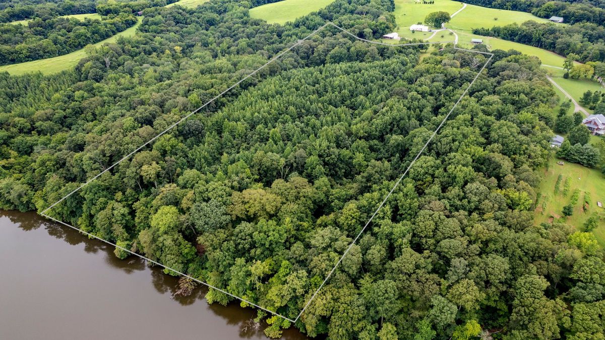 Rare Find Large Acreage Waterfront Lot | Whitetail Properties