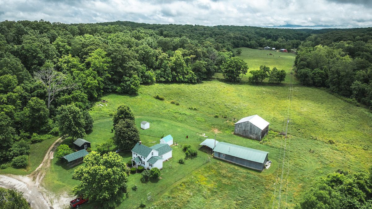 Old Farmstead With A Mixture Of Pasture And Timber And Piney Creek ...