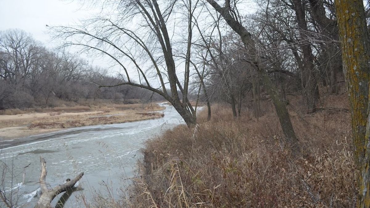 Turnkey Hunting Property Along The Little Blue River | Whitetail Properties