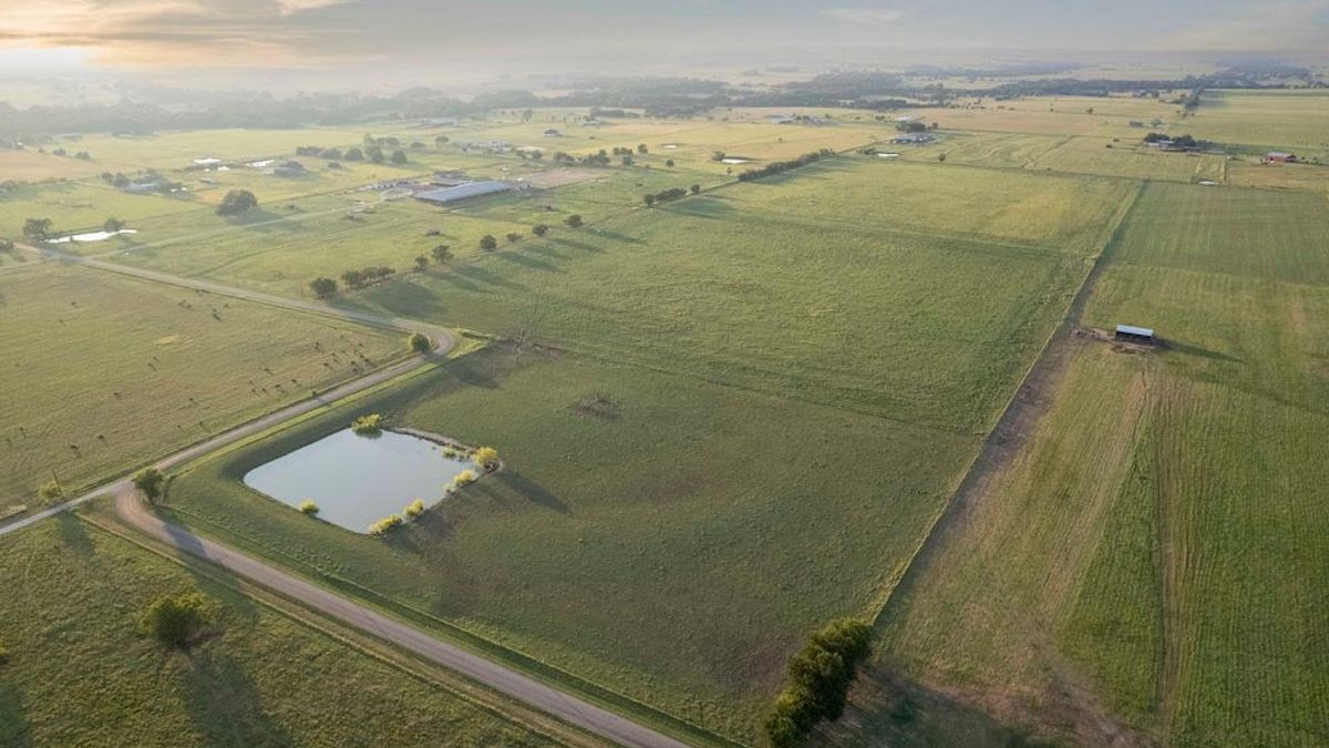 62 Acre Ranch Land In Grayson County With Pond Access | Whitetail ...