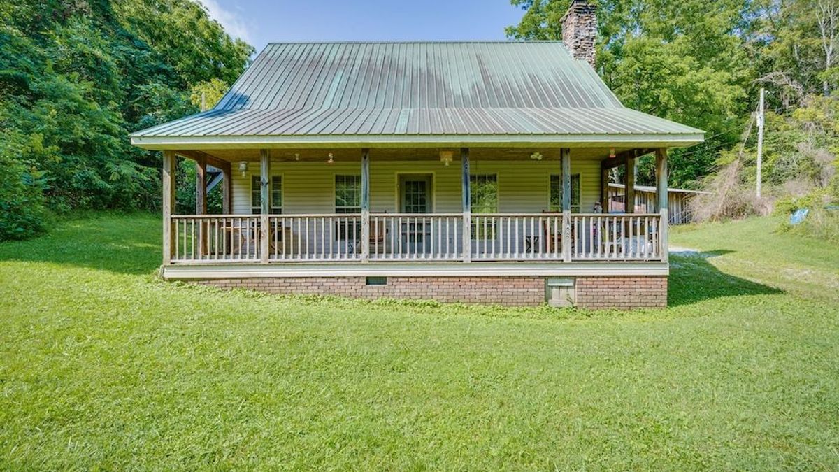 Secluded Country Living – Home, Barn, Garage And Room To Roam ...