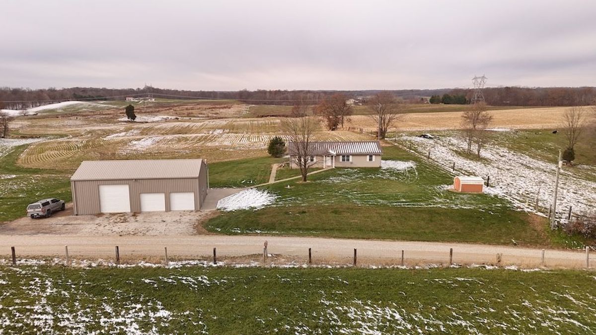 Charming 3-Bedroom Home With Spacious Pole Barn And Breathtaking Views ...