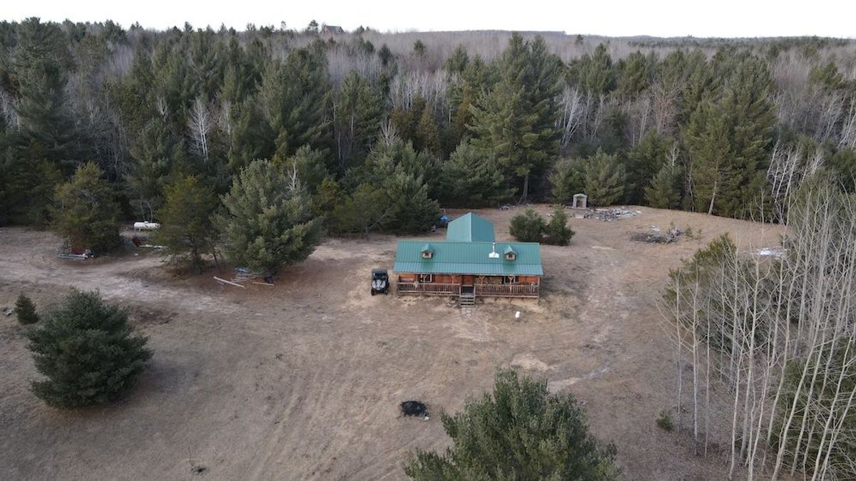 Excellent Hunting With Beautiful Cabin, Rolling Timber And Stream ...