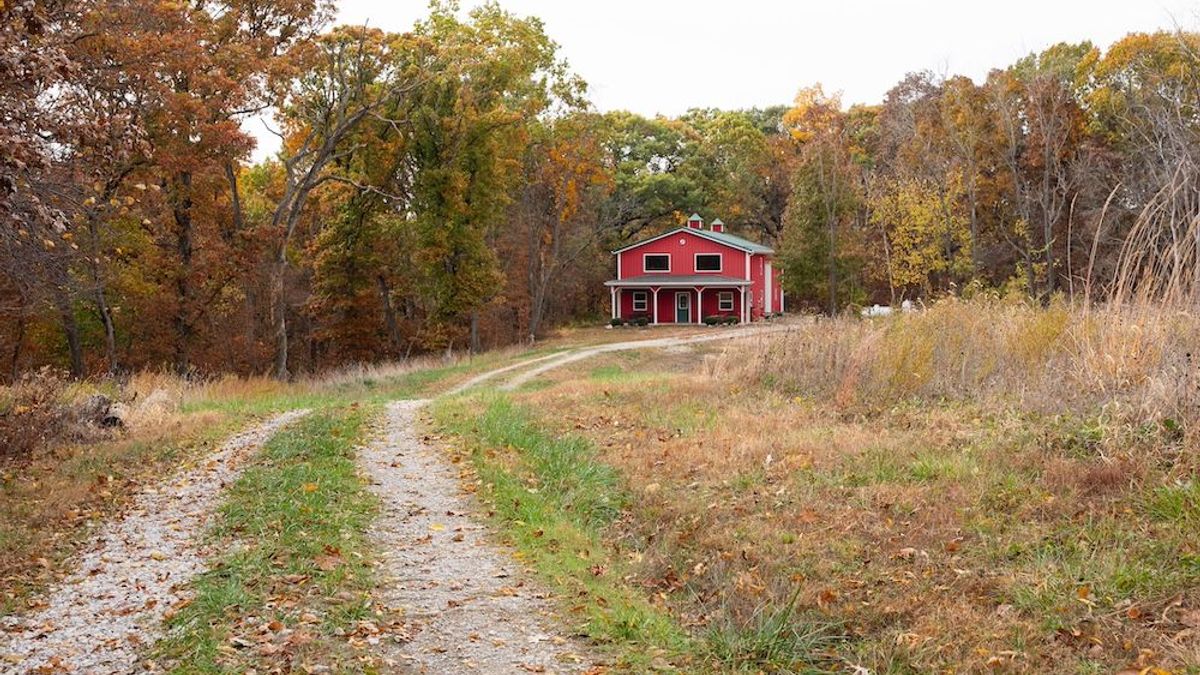 Beautiful Secluded Barndominium On Timber/CRP Farm In Livingston County ...