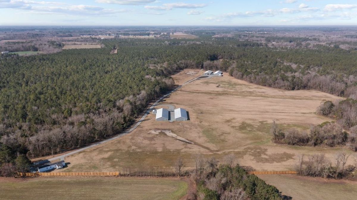 Stunning Timberland Estate With Luxury Barndominium, Hunting, Farming ...